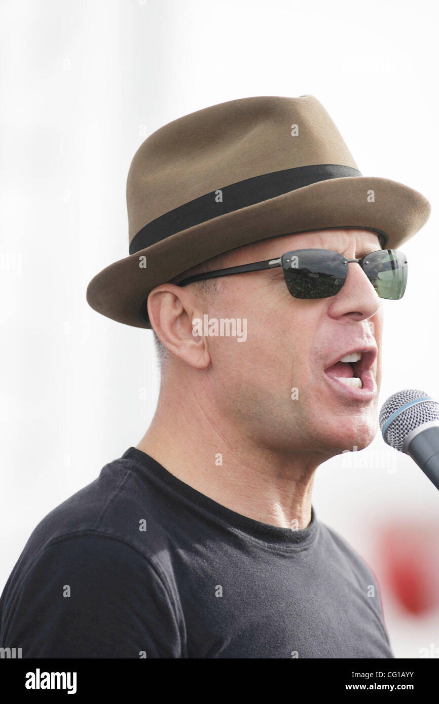 Bruce willis the player hi-res stock photography and images - Alamy