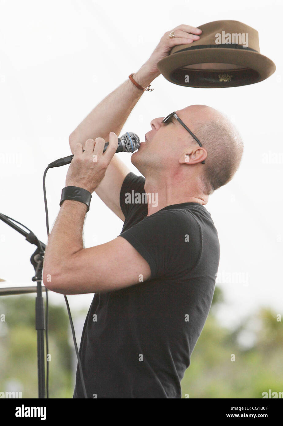 Bruce willis the player hi-res stock photography and images - Alamy