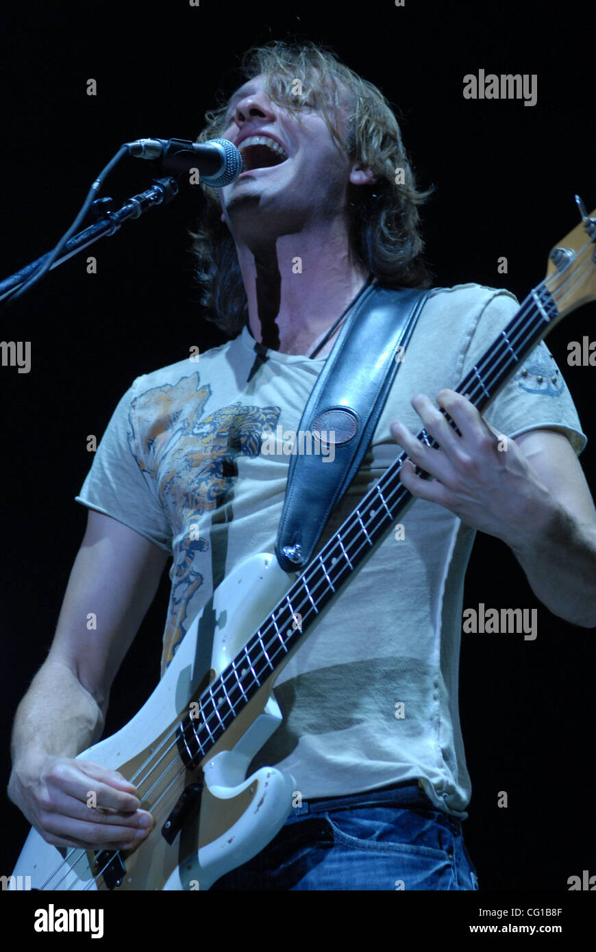 Aug 03 , 2007; New York, NY, USA; STINGS SON and FICTION PLANE ...