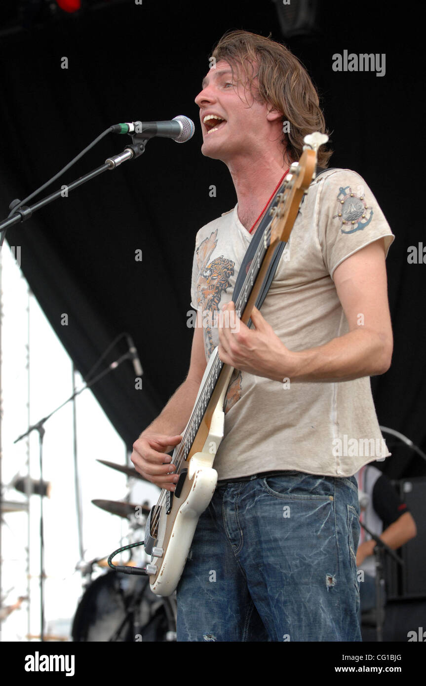 Aug 04, 2007 - Baltimore, MD, USA - Bass Guitarist JOE SUMNER of the ...