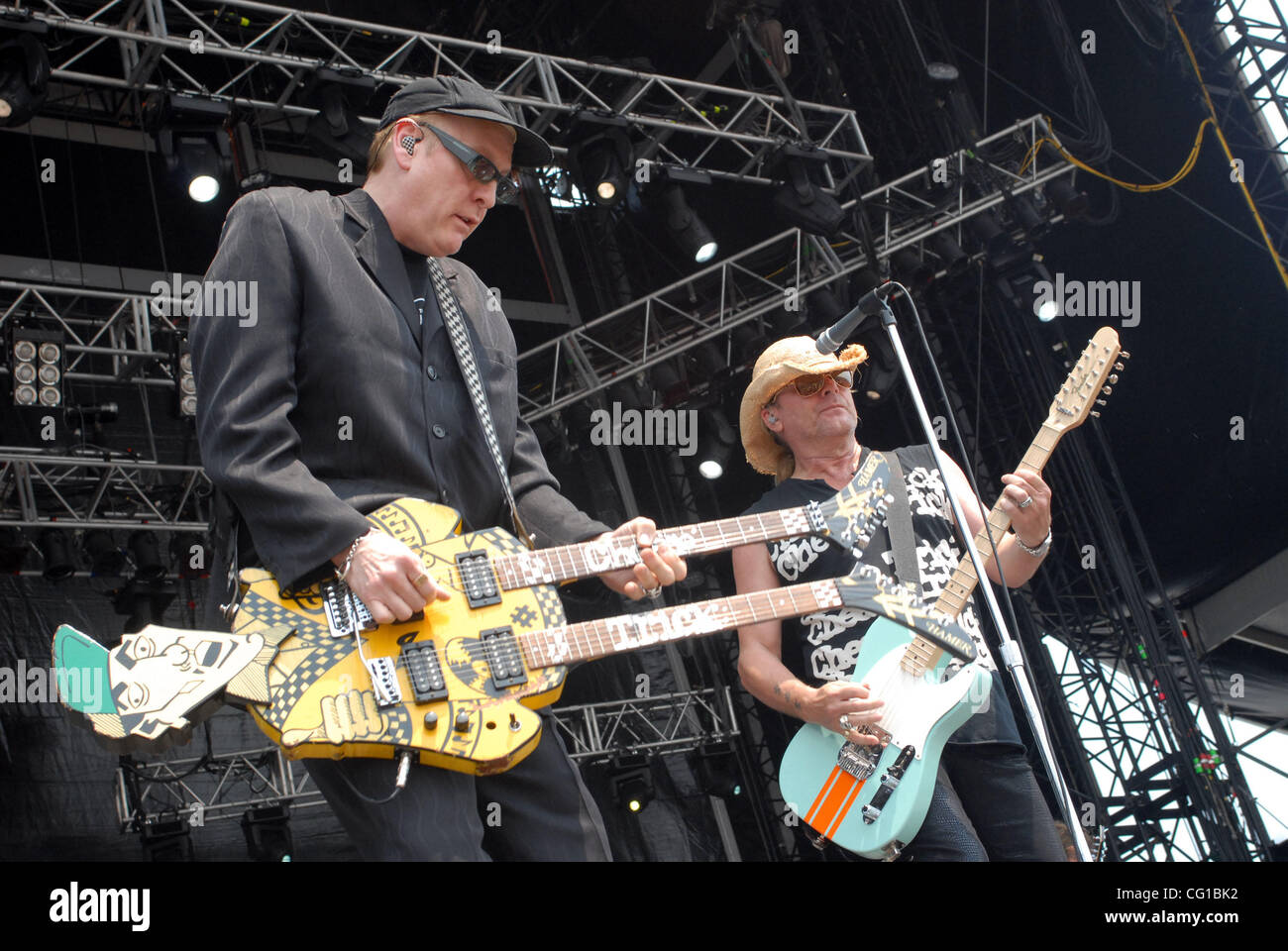 Cheap trick guitarist rick nielsen hi-res stock photography and images ...