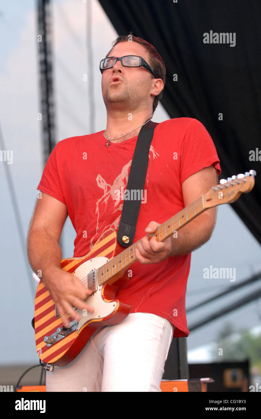 Aug 04, 2007 - Baltimore, MD, USA - Guitarist DAVID ANDREW SITEK of the ...