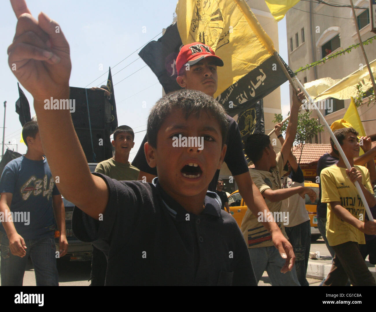 Aug 05, 2007 - Gaza City, Gaza Strip - A Palestinian boy shouts as ...