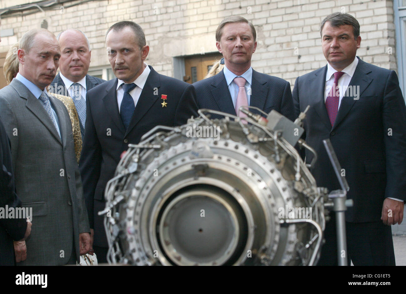 Vladimir Putin Visiting The Klimov Aircraft Engine Factory in St ...