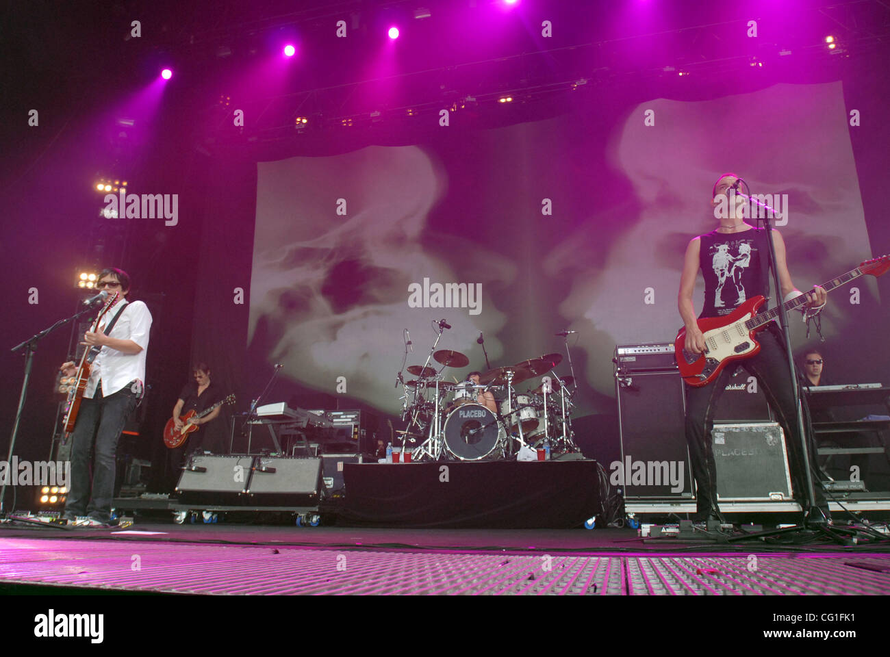 L r brian molko hi-res stock photography and images - Alamy