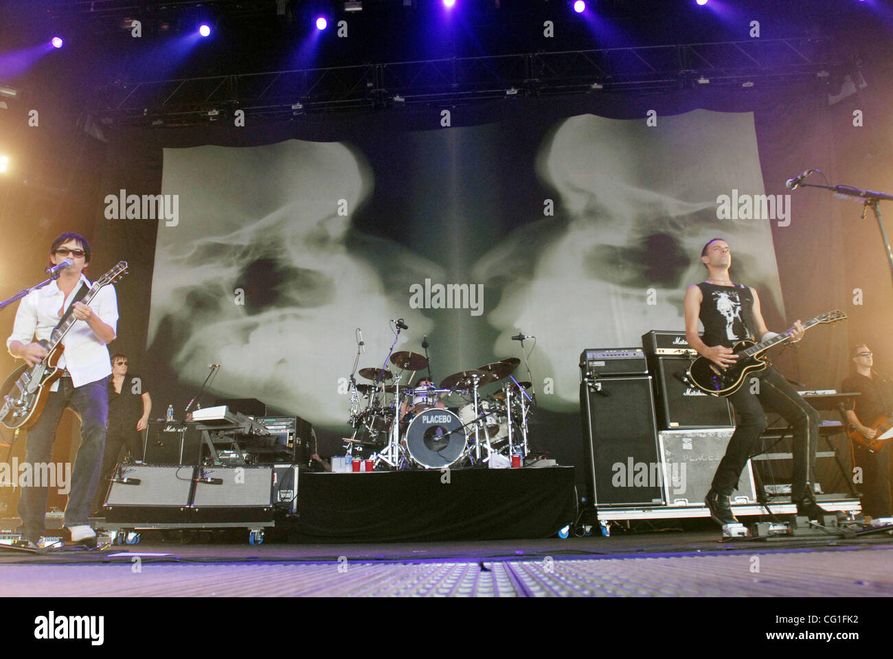 L r brian molko hi-res stock photography and images - Alamy