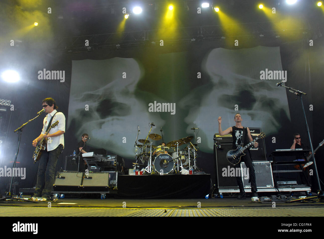 Aug. 13, 2007 Raleigh, NC; USA, (L-R) Singer BRIAN MOLKO, Drummer ...