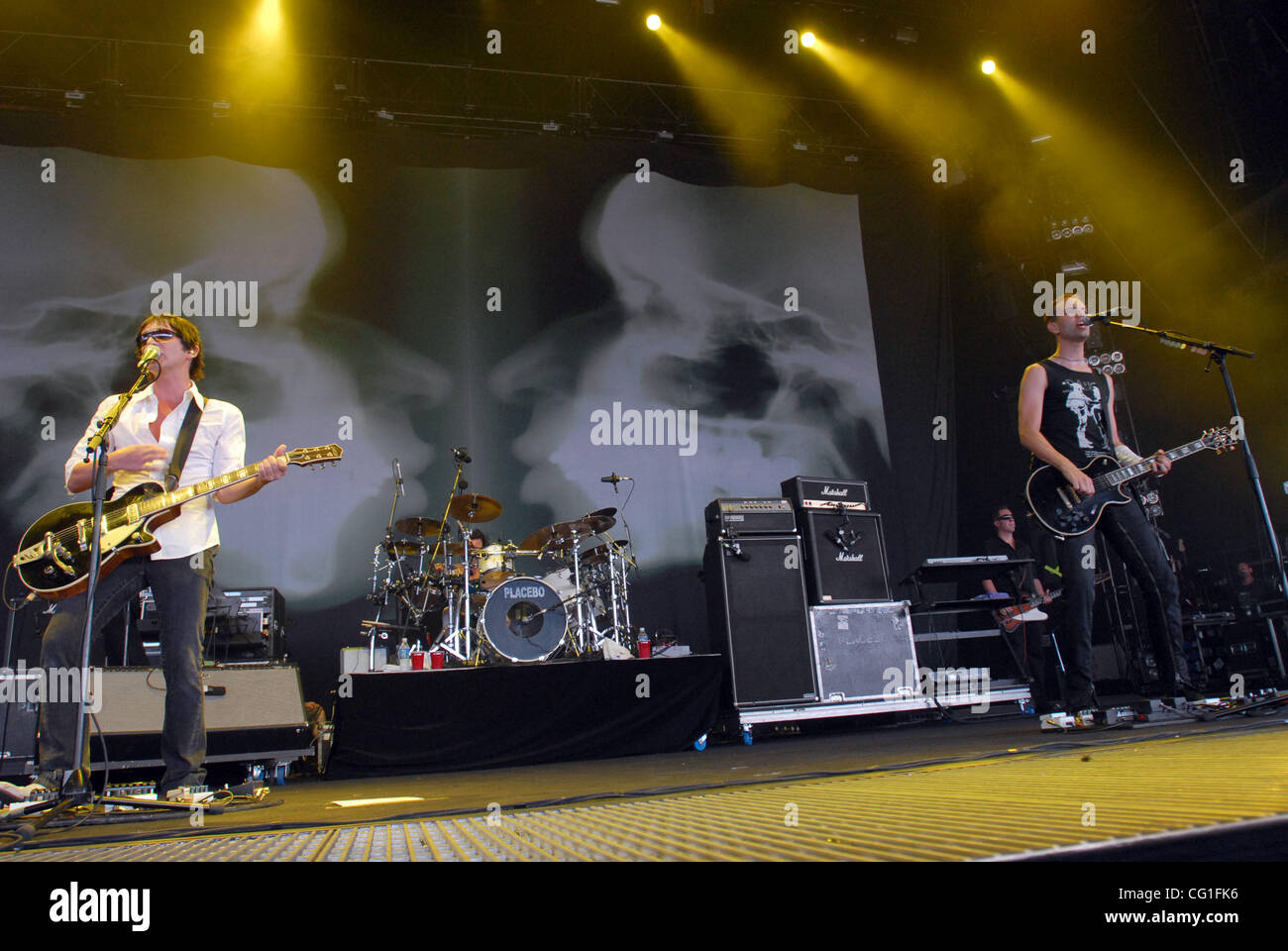 Aug. 13, 2007 Raleigh, NC; USA, (L-R) Singer BRIAN MOLKO, Drummer ...