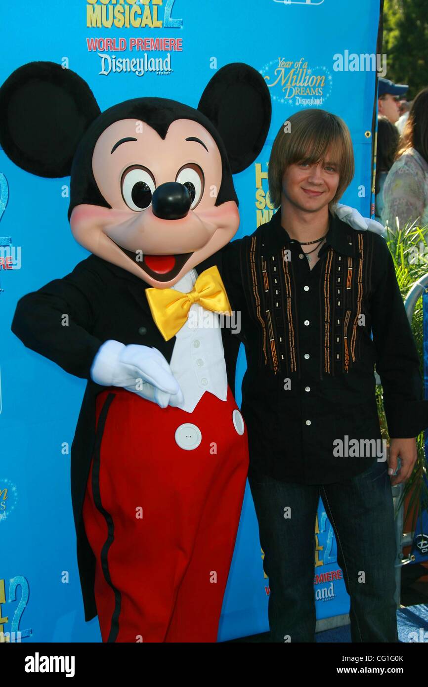 Aug. 14, 2007 - Hollywood, California, U.S. - K54435EG.WORLD PREMIERE ...