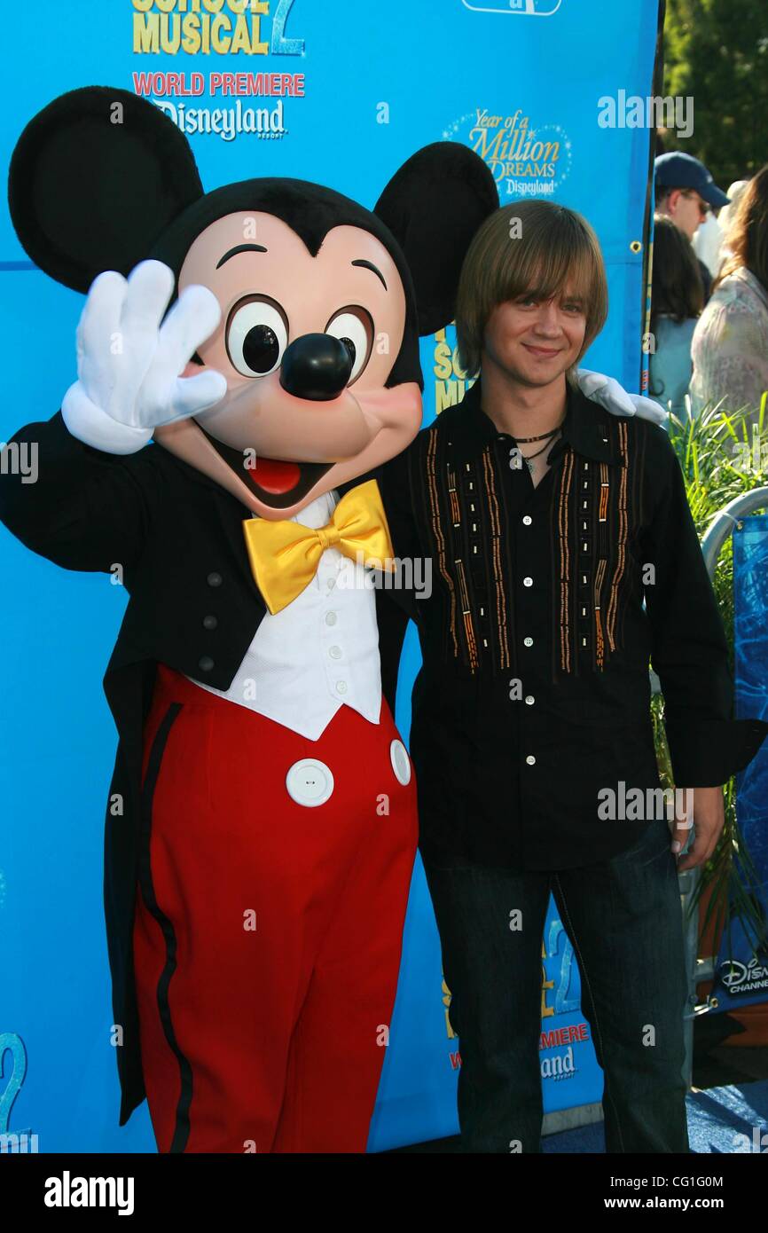 Aug. 14, 2007 - Hollywood, California, U.S. - K54435EG.WORLD PREMIERE ...