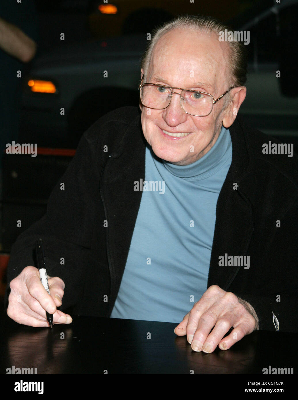 LES PAUL (June 9, 1915 - August 13, 2009) was an American jazz ...