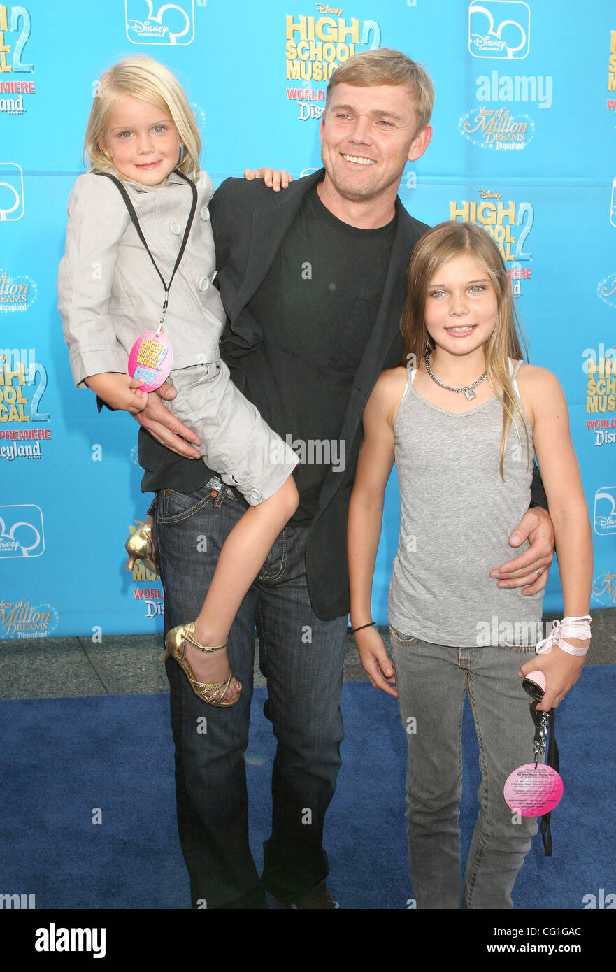 Rick schroder with family hi-res stock photography and images - Alamy