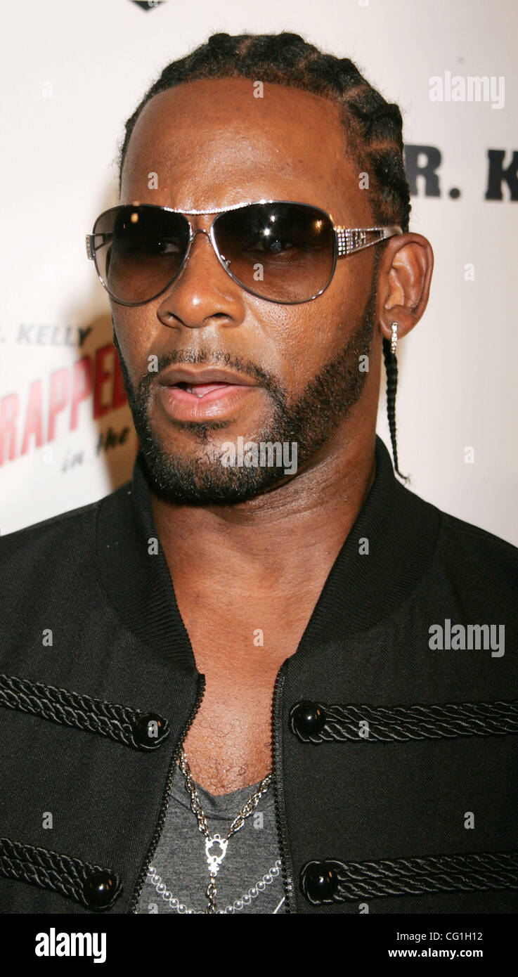 Aug 15, 2007 - New York, NY, USA - Singer R. KELLY at the New York ...