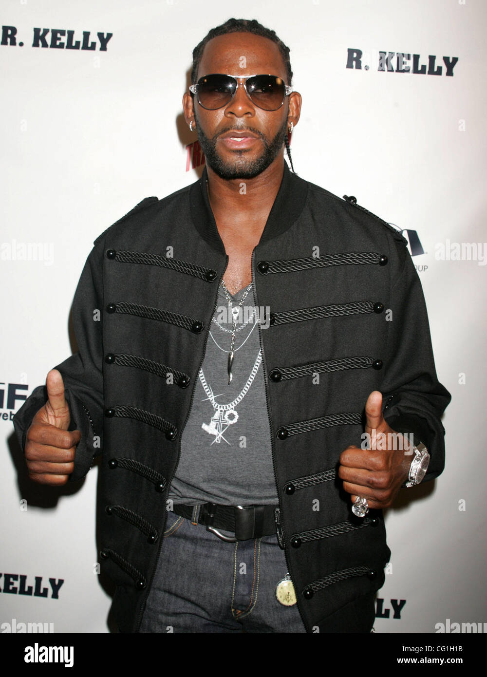 Aug 15, 2007 - New York, NY, USA - Singer R. KELLY at the New York ...