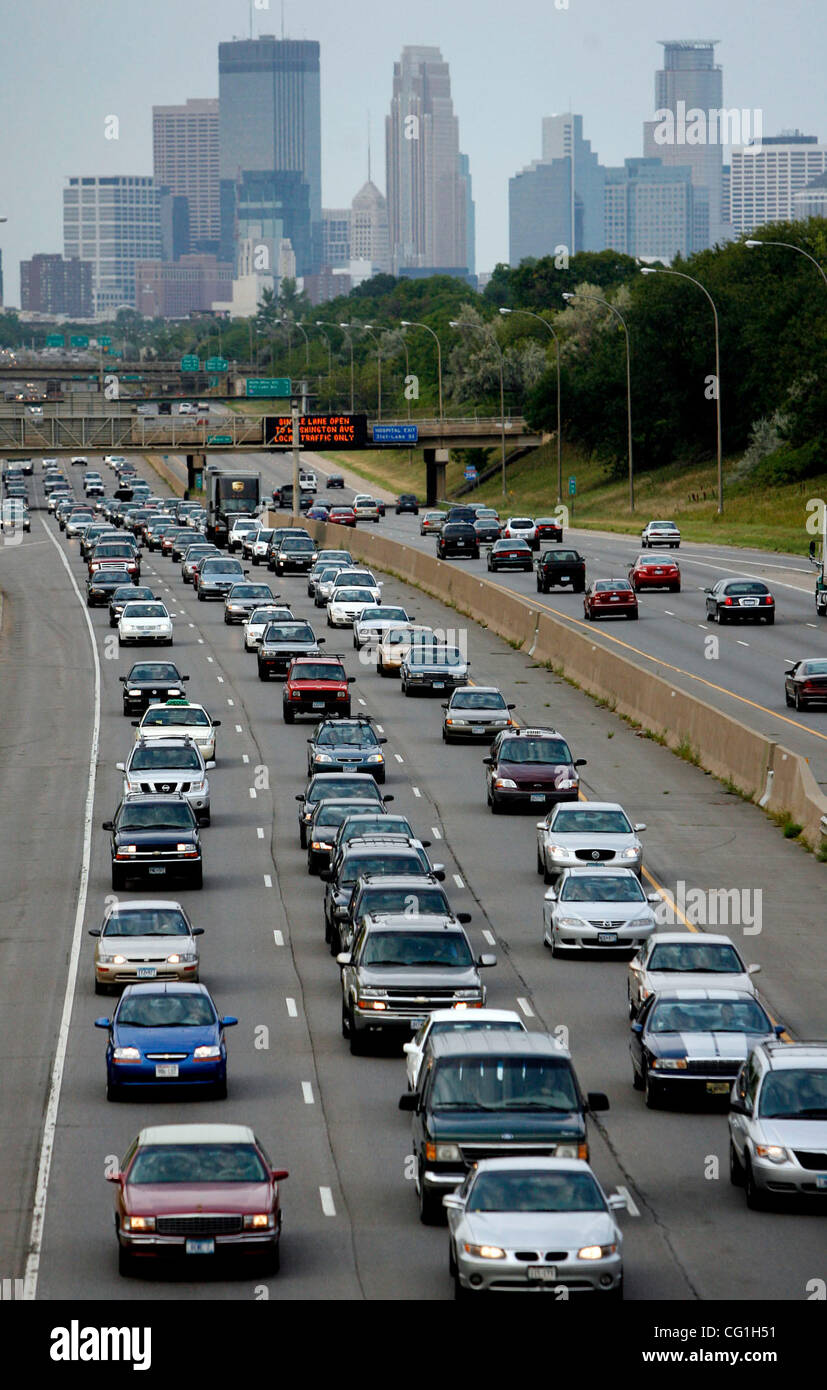 Minneapolis, Mn - 8/14/07 - Traffic On 35w South Near The 46th Street ...