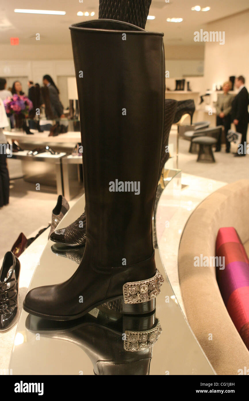 Actress Debra Messing helps to unveil 10022-SHOE, the new designer shoe ...
