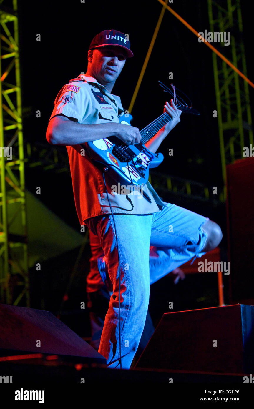 Aug 18, 2007 - San Francisco, CA, USA - Guitarist TOM MORELLO of ...