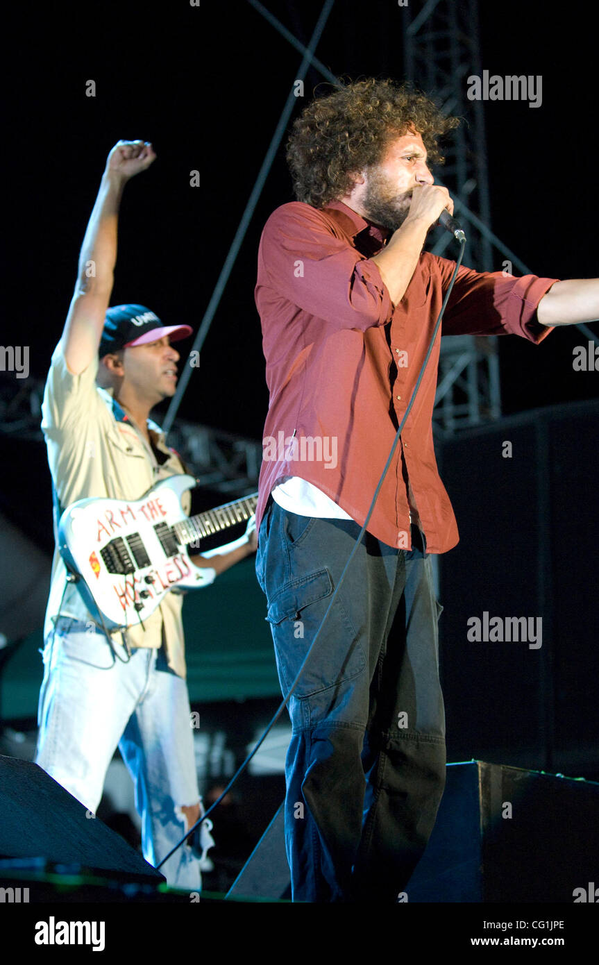 Aug 18, 2007 - San Francisco, CA, USA - Singer ZACK DE LA ROCHA and ...