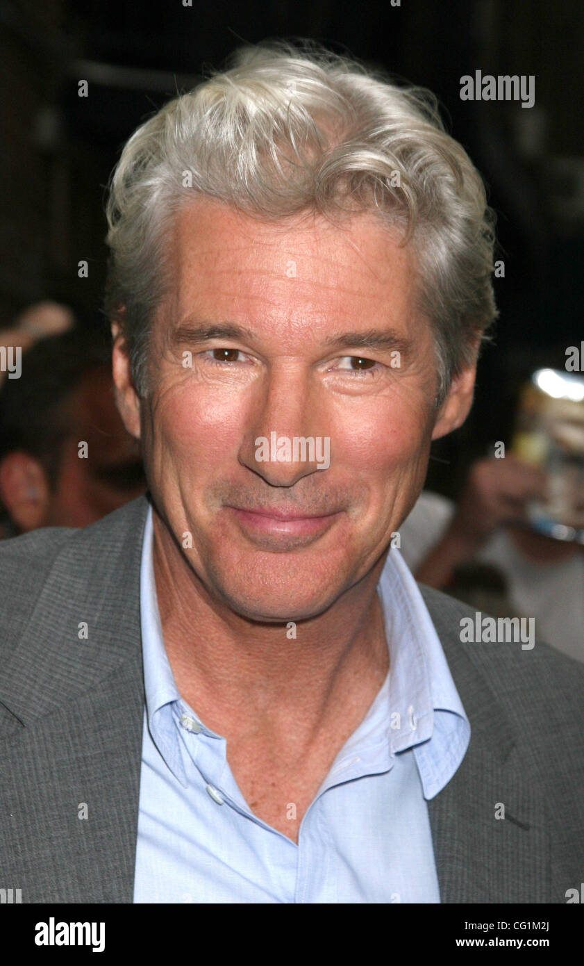 Aug 22, 2007 - New York, NY, USA - RICHARD GERE departs the Ed Sullivan ...