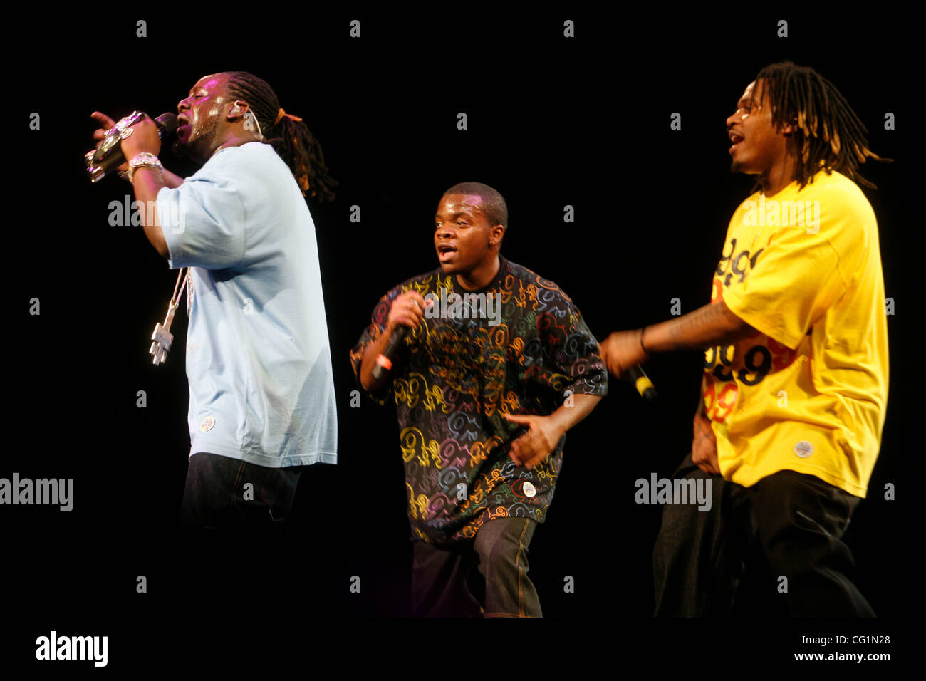 T-Pain performing at The Scream Tour at Madison Square Garden on August ...