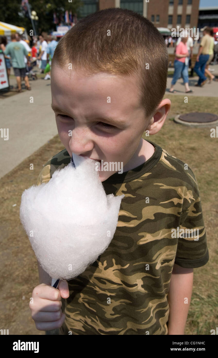 Aug 24, 2007 - Des Moines, IA, USA - AUSTIN RAMSEY eats cotton candy at ...