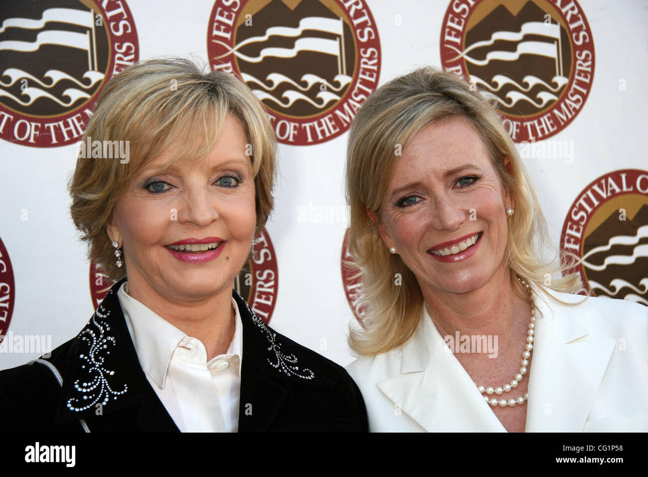 Eve plumb and florence henderson hi-res stock photography and images ...