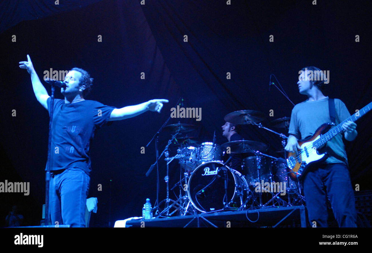 Aug 26, 2007 - Raleigh, NC, USA - Singer SCOTT ANDERSON, Bass Guitarist ...