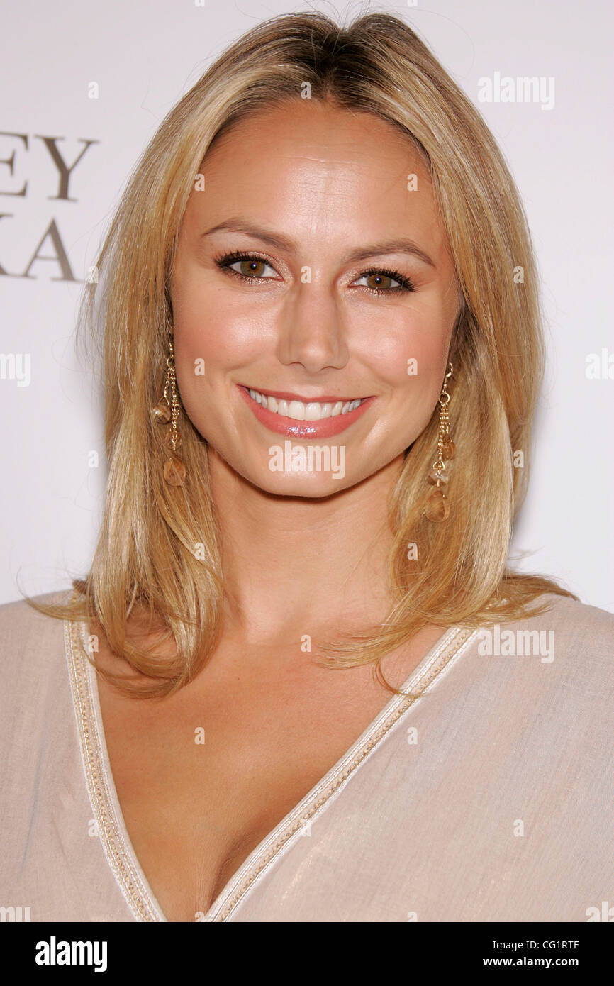 Aug 27, 2007 - West Hollywood, CA, USA - STACY KEIBLER as Teri Hatcher ...