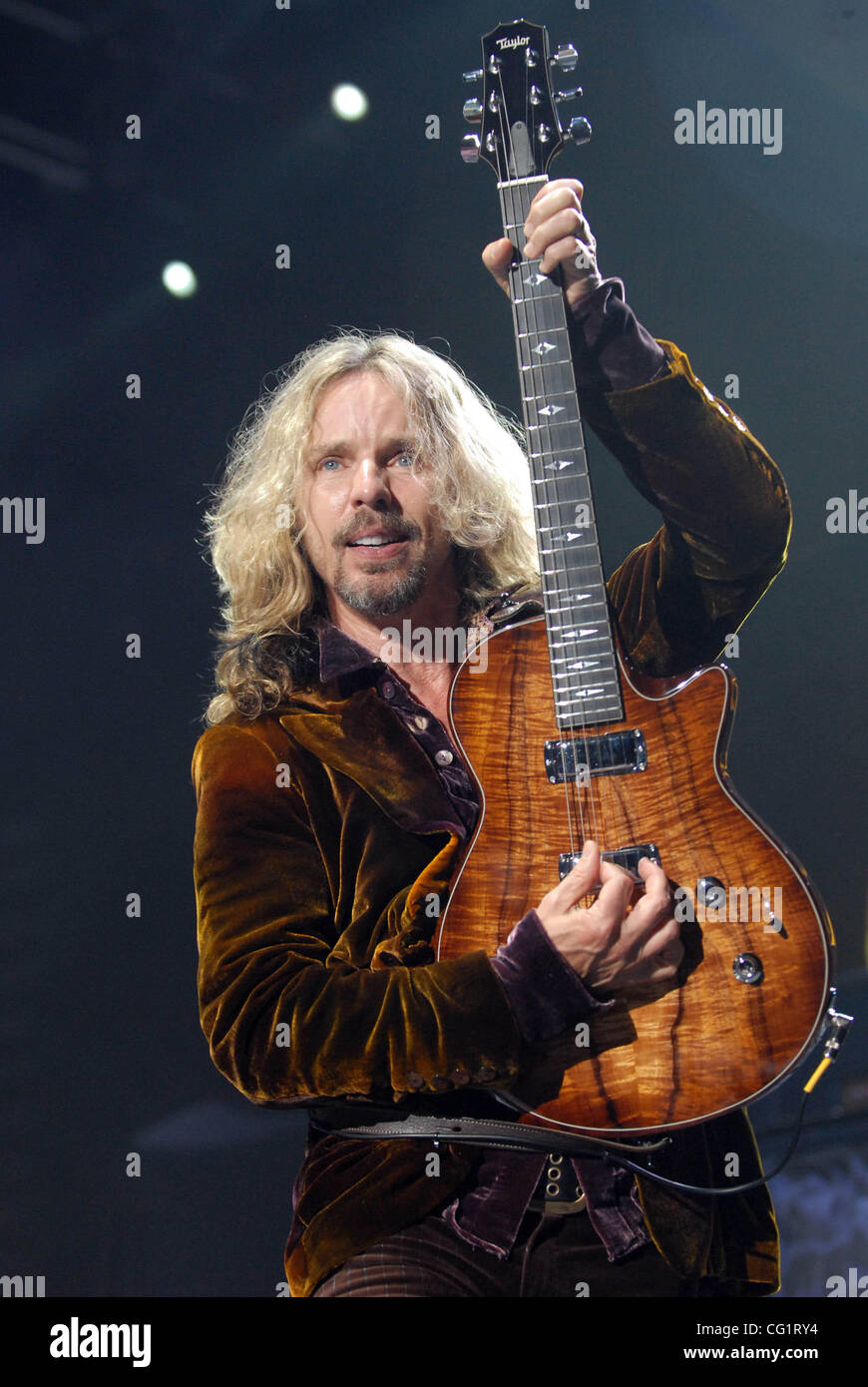 Tommy shaw hi-res stock photography and images - Alamy
