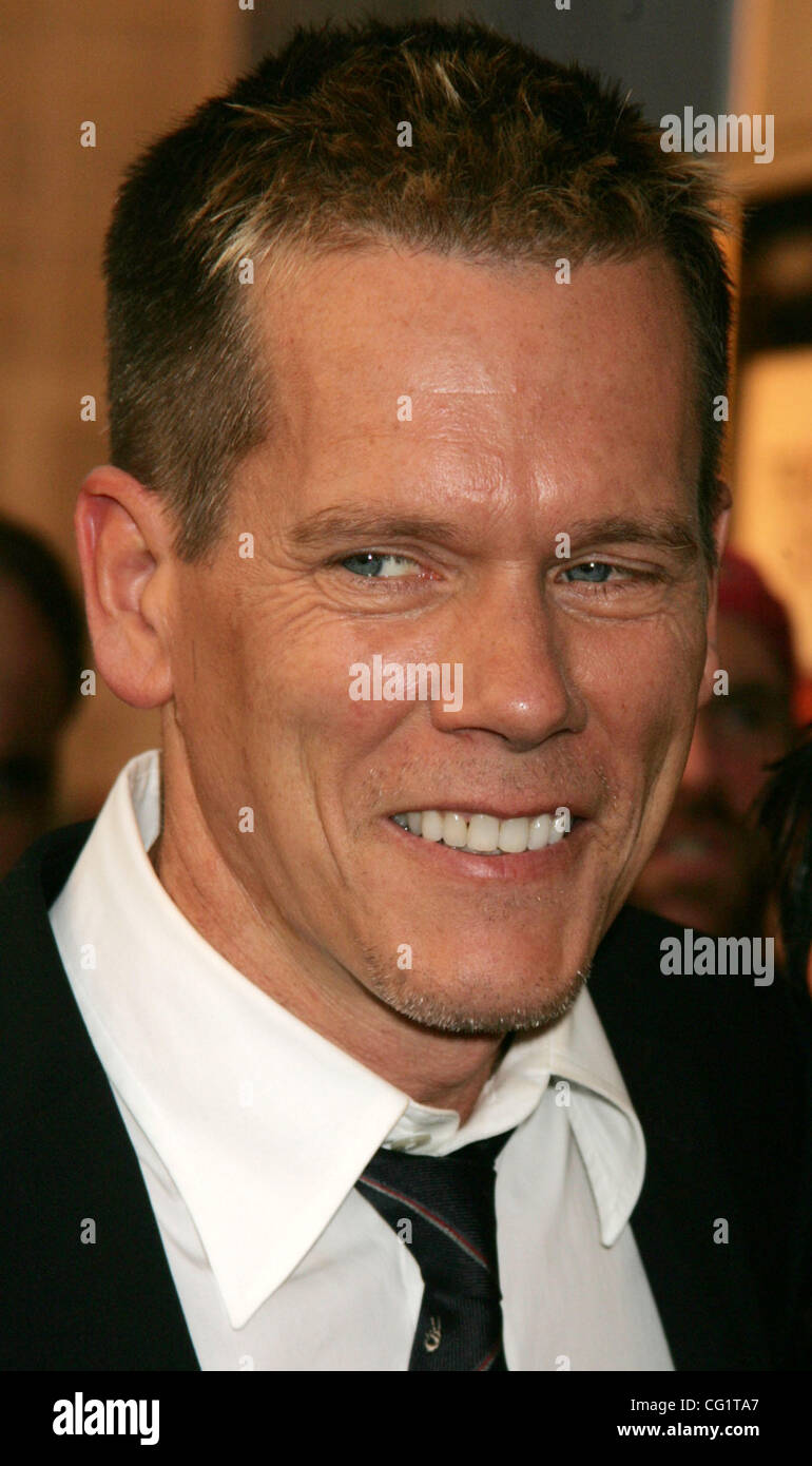 Aug 28, 2007 - New York, NY, USA - Actor KEVIN BACON at the arrivals ...