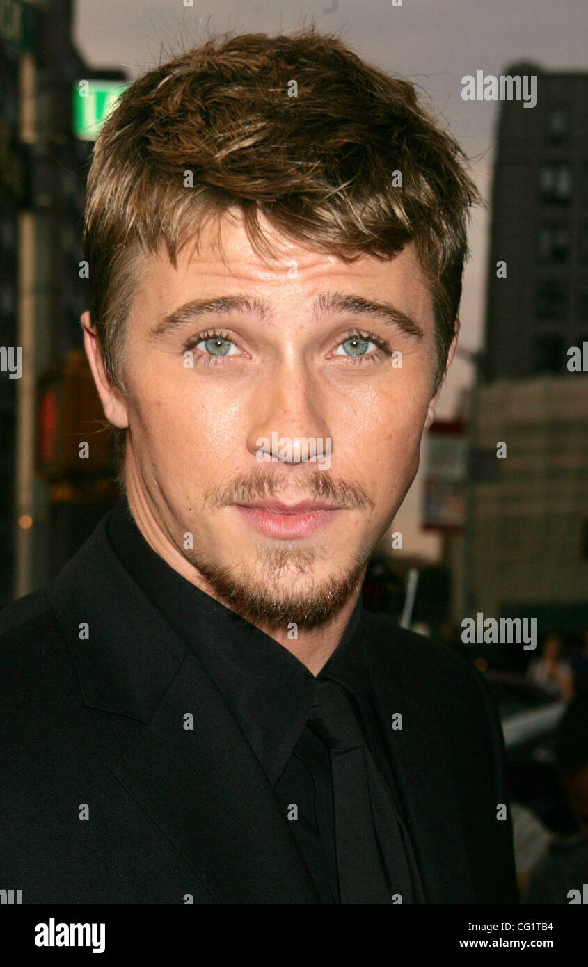 Aug 28, 2007 - New York, NY, USA -Actor GARRETT HEDLUND at the arrivals ...
