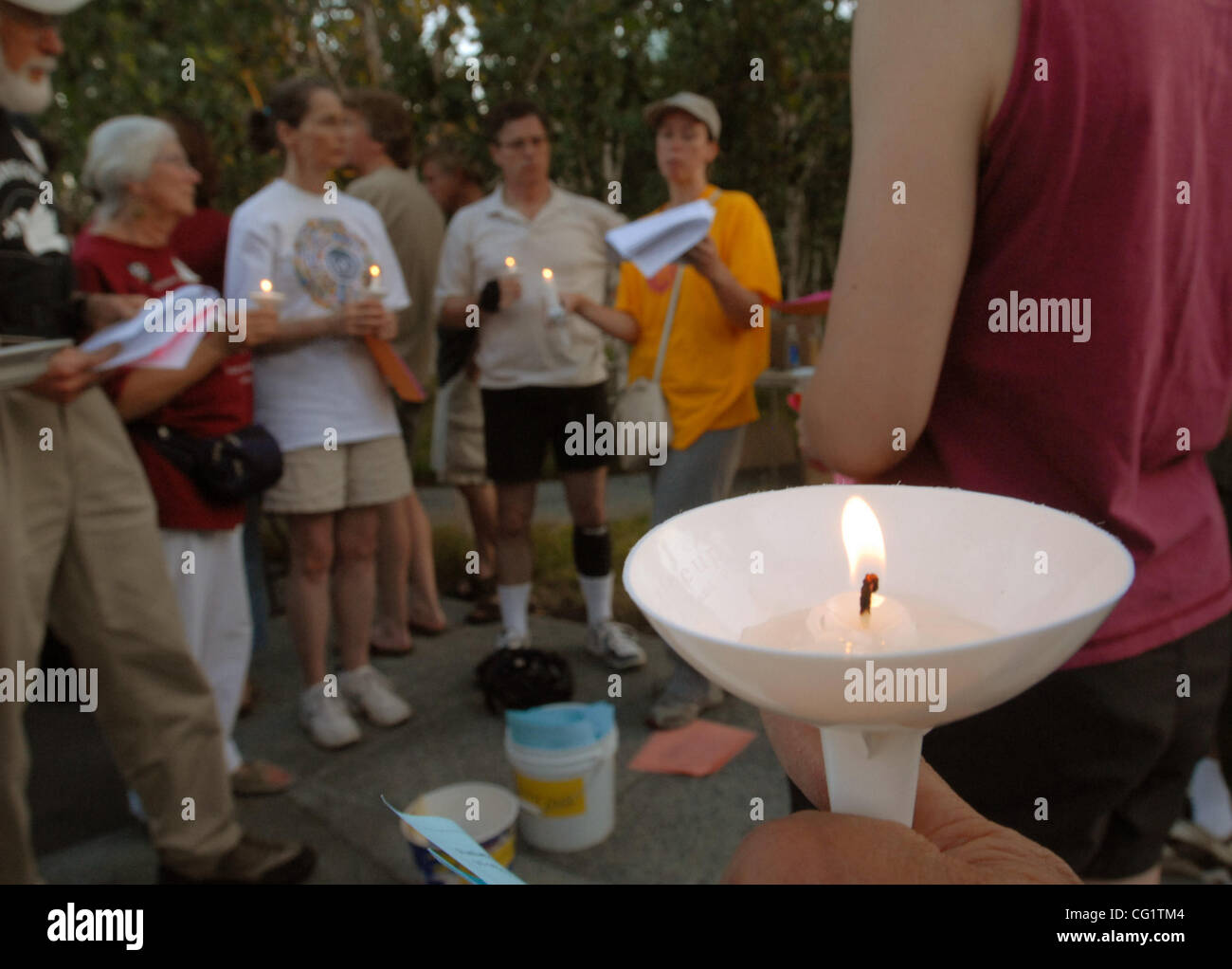 Rally people holding candles hi-res stock photography and images - Alamy