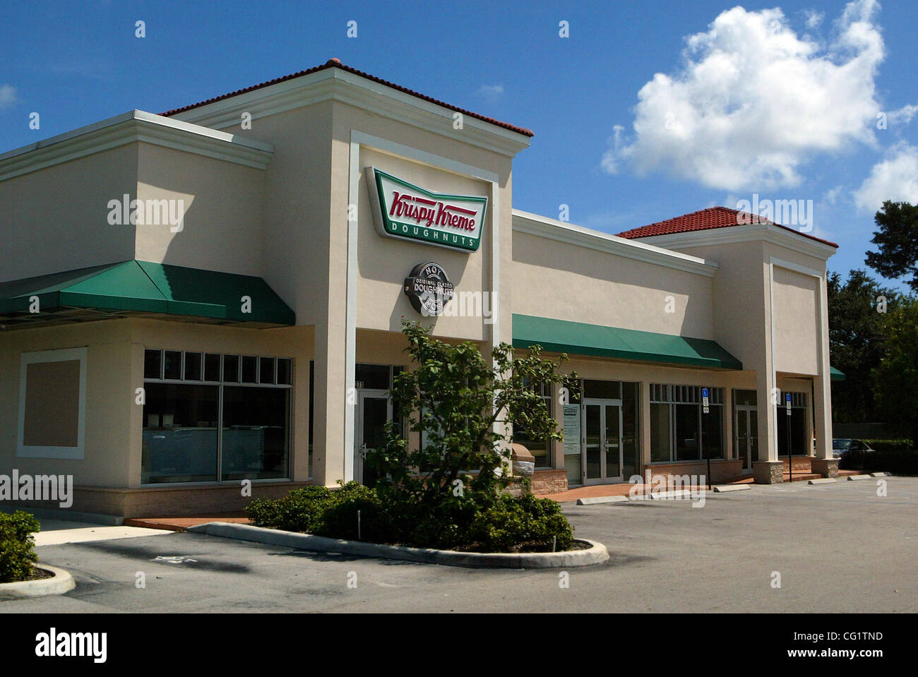 Krispy kreme store hi-res stock photography and images - Alamy