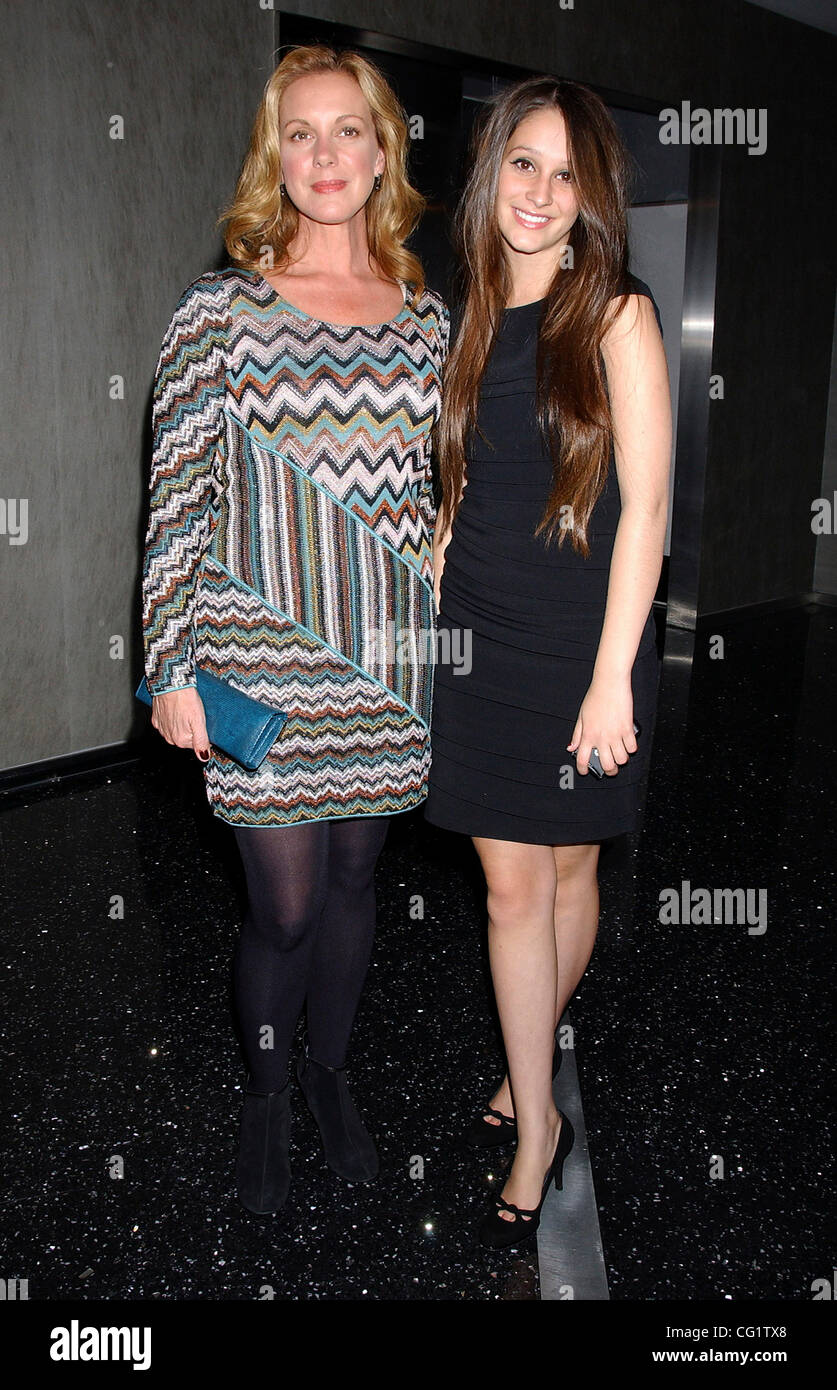 Aug 29, 2007 - West Hollywood, California, USA - Actress ELIZABETH ...