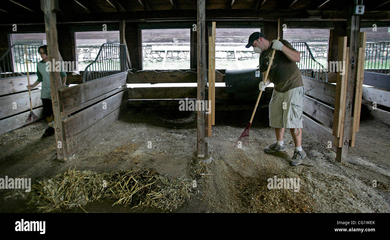August 28th, 2007 - Minneapolis, MN, USA - Natasha Garcia, left, and ...