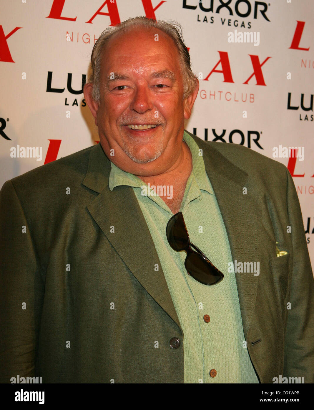 Robin leach hi-res stock photography and images - Alamy