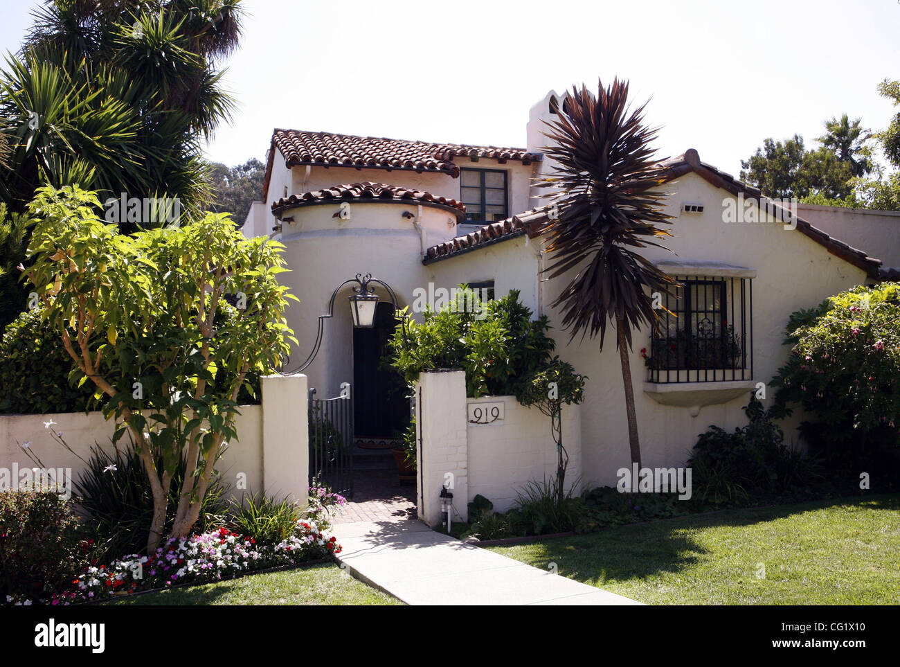 Peek inside profile of the home of Arlene Fischhoff and her husband ...