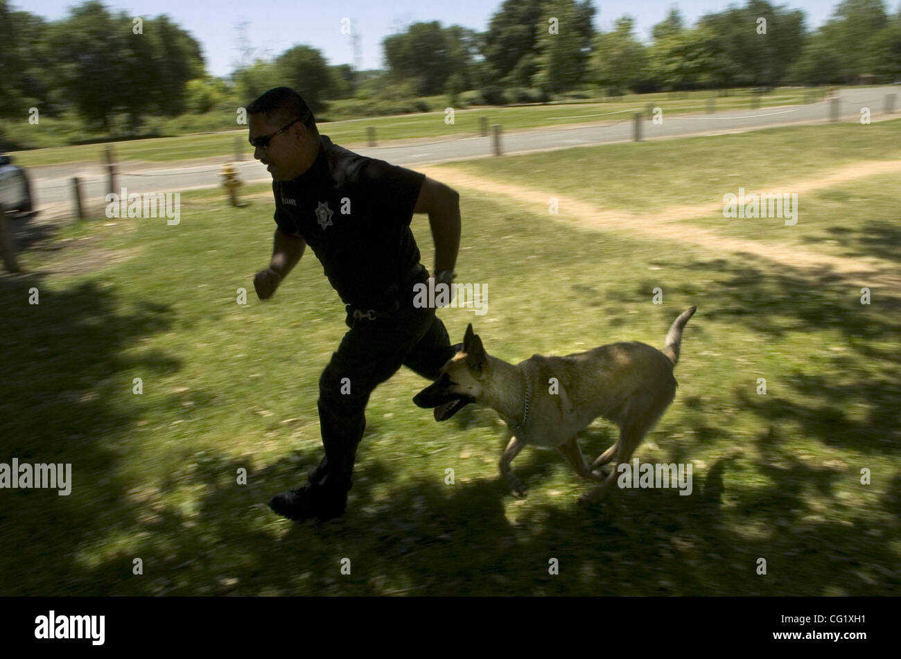 CY - SECONDARY - Firebaugh police officer Fernando Campa (cq) and his ...