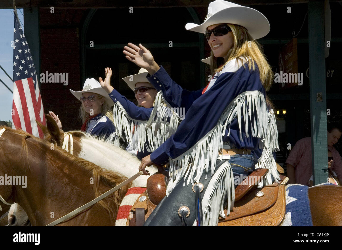Members of the Painted Ladies Rodeo Perfomers of Sacramento participate ...