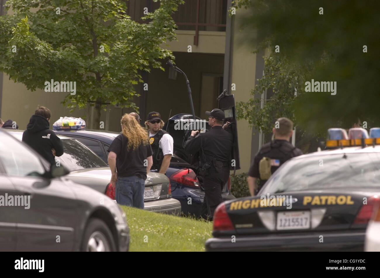 Sent to Zuma and MCT Police personnel at the corner of Downie and ...