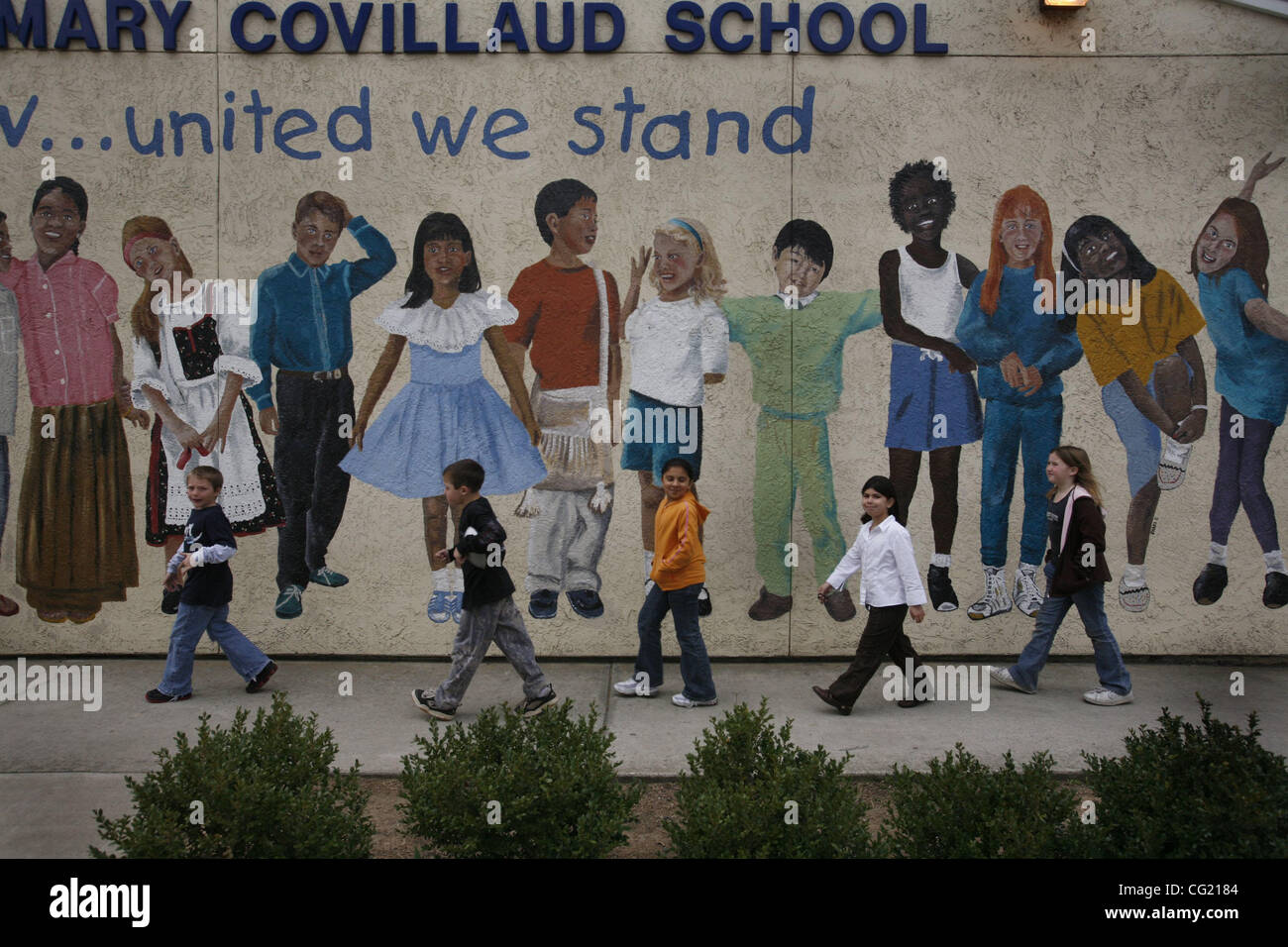 LEDE Students walk in single file to the cafeteria for lunch at Mary ...