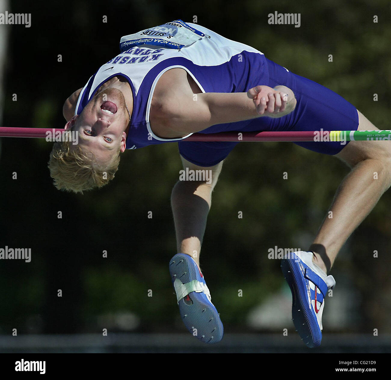Scott Sellers of Kansas State goes over the bar on his final attempt ...