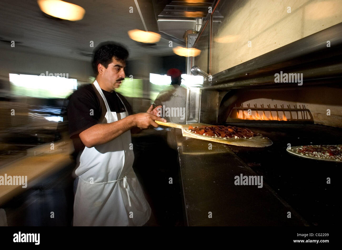 LEDE: Pizza Antica kitchen manager Luis Alvares serves up gourmet pies ...