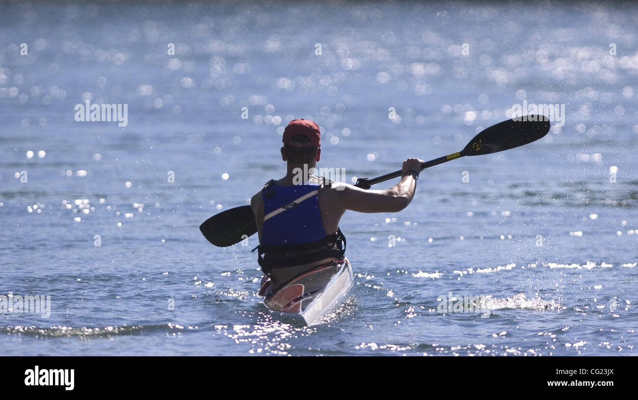 Dan Nutley (cq) of the Sacramento Police Dept. takes one of his last ...