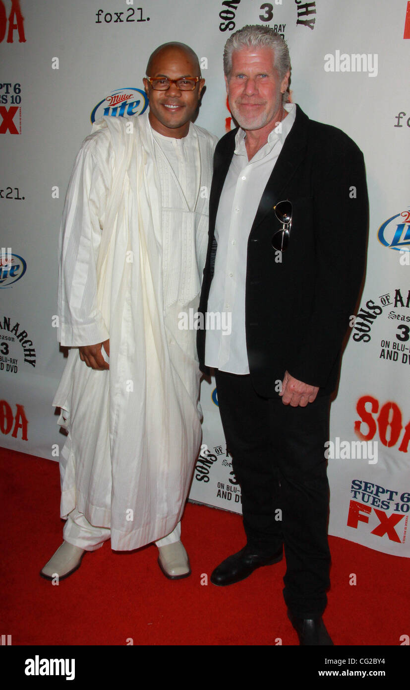 Sons of anarchy rockmond dunbar hi-res stock photography and images - Alamy