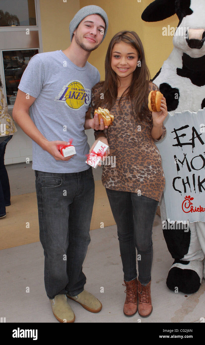 Sarah hyland and matt prokop hi-res stock photography and images - Alamy