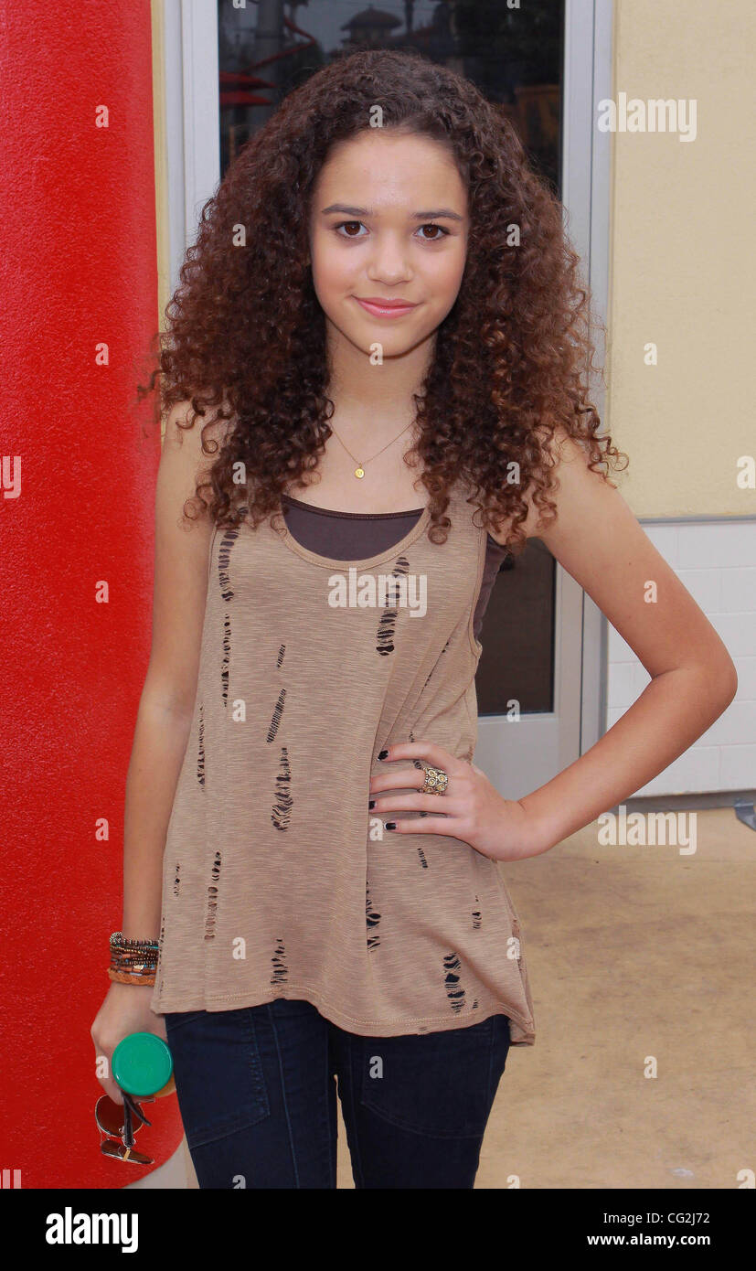 Sept. 22, 2011 - Los Angeles, California, U.S. - Madison Pettis.Chick ...