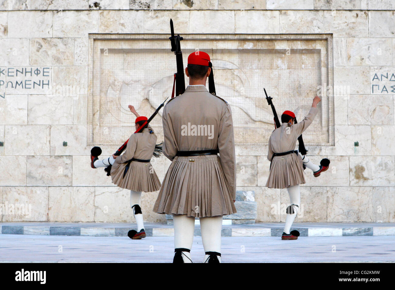 Sept. 29, 2011 - Athens, Greece - Greek presidential guards perform ...