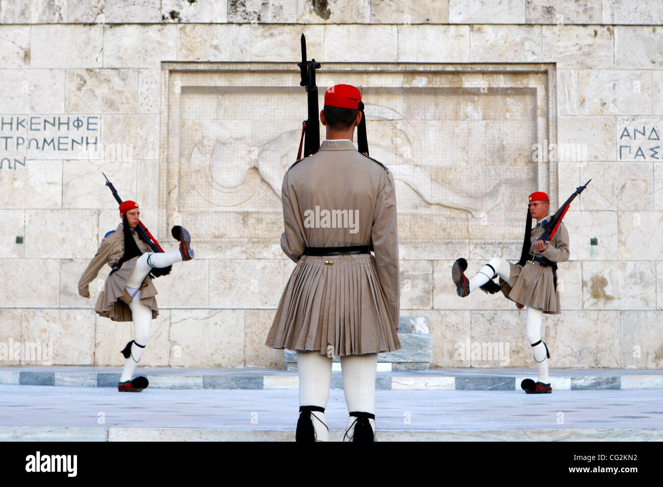 Sept. 29, 2011 - Athens, Greece - Greek presidential guards perform ...