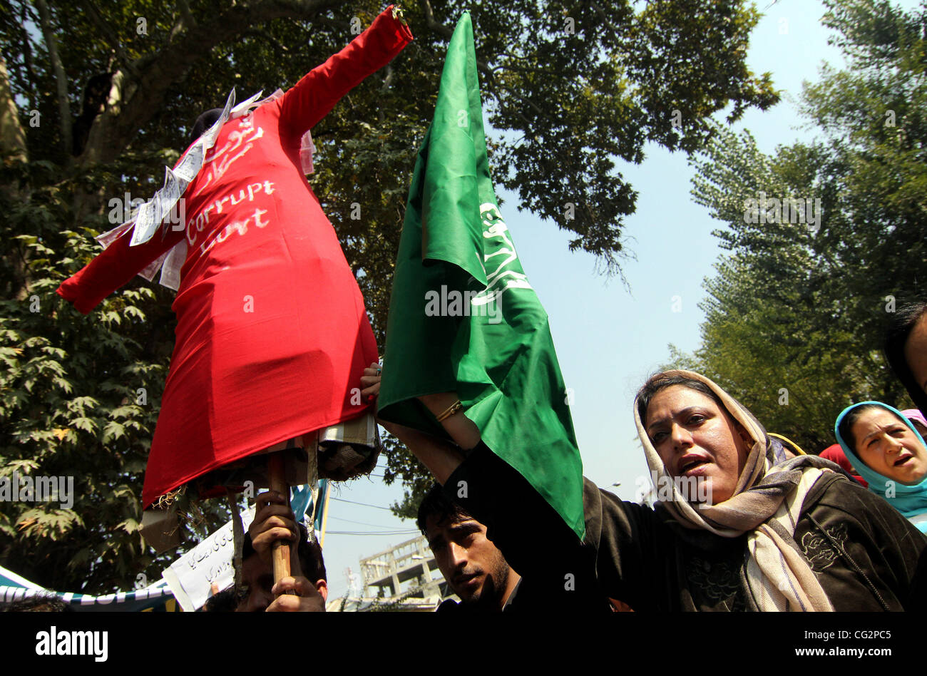 An workers of the Peoples Democratic Party (PDP), Kashmir's main ...